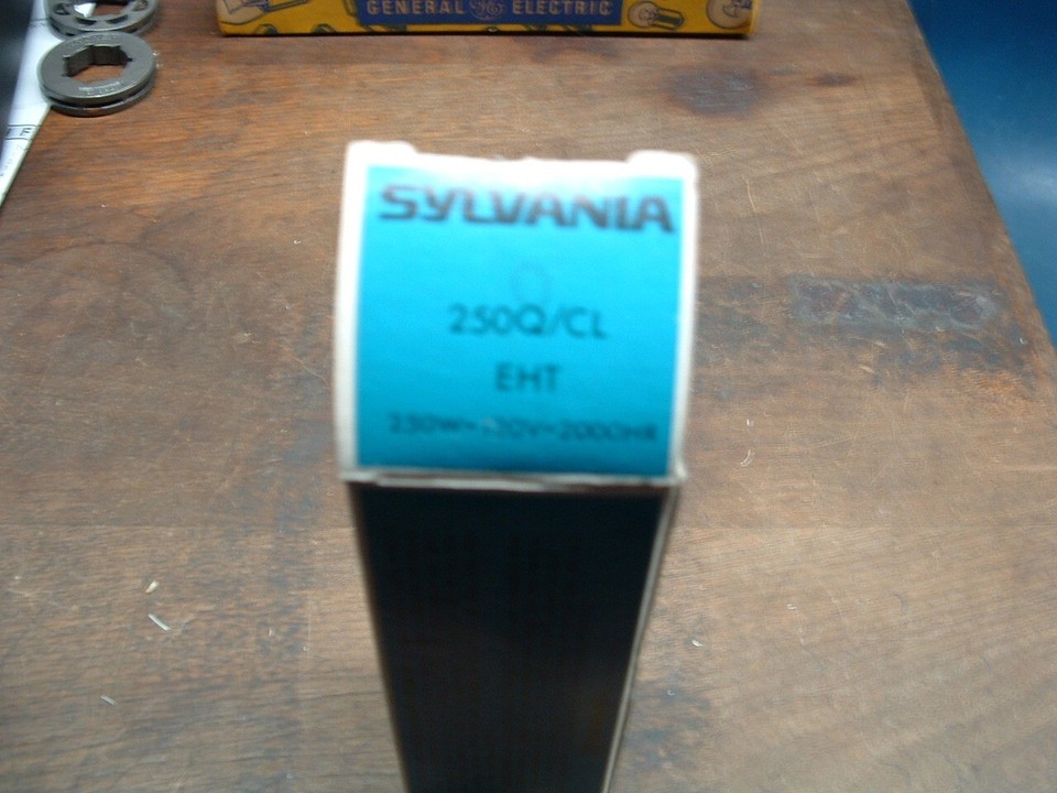 SYLVANIA TUNGSTEN HALOGEN LAMP # 250Q/CL EHT 250 WATT 120 VOLT 2000 ...