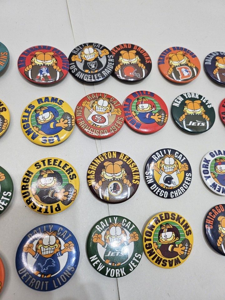 Lot Of 28 Vintage Garfield Football team buttons rare 1.75" pinbacks ...