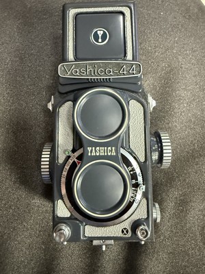 YASHICA 44 4x4 TLR Film Camera Yashikor 60mm f/3.5 Lens JAPAN- Mint ...