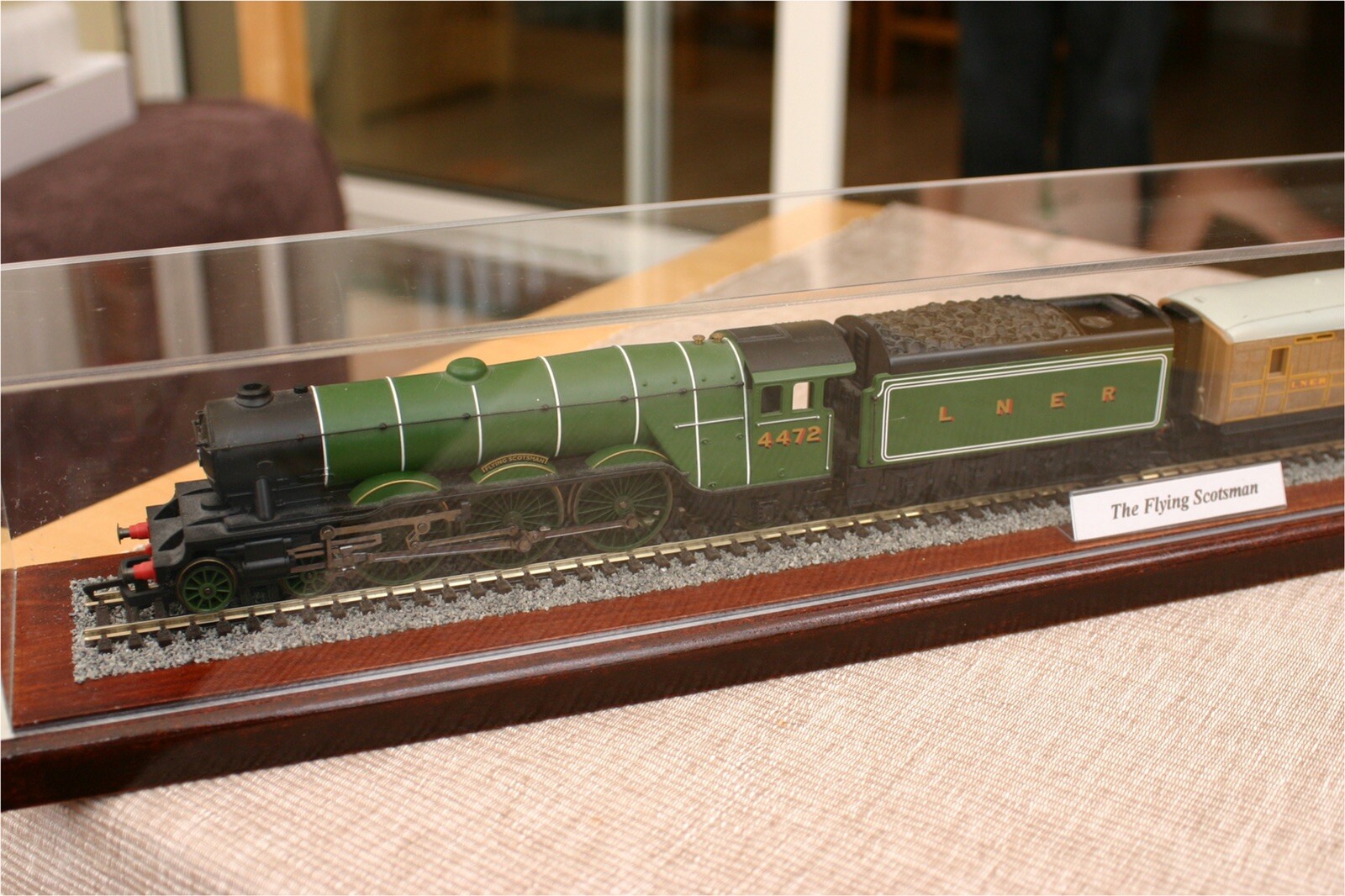 Display Case For Hornby - Lima - Bachmann - Flying Scotsman & Coach ...