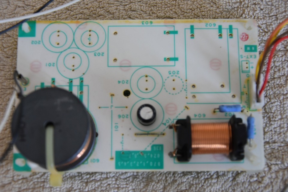 2x Yamaha Crossover THX-56V-0 / xd196 - taken from a working speaker ...