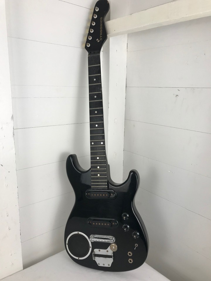 Synsonics Electric Guitar w/ In-Built Battery-Powered Amp - Repair ...