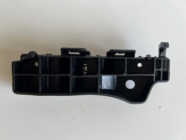 Hyundai OEM Santa FE Front Bumper Grille Grill-mount Bracket Right ...