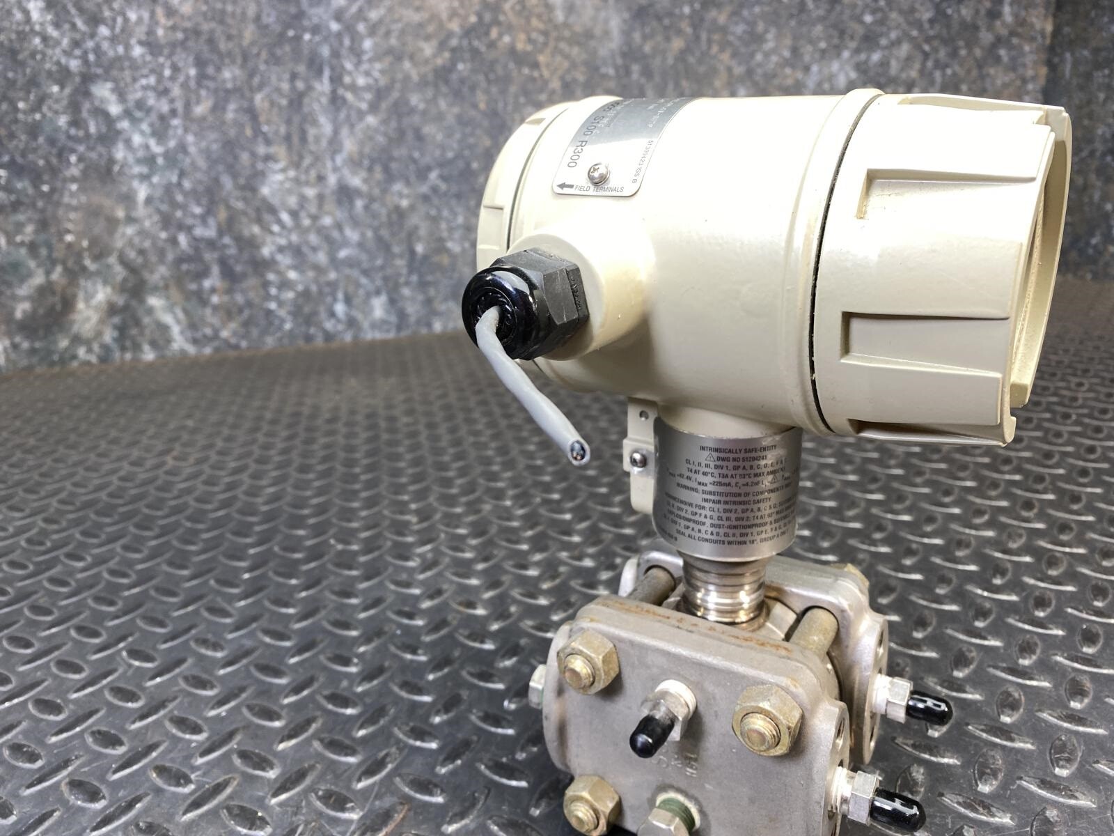 Honeywell ST3000 S100 R300 Pressure Transmitter STD130-E1H-00000-1C.F1 ...