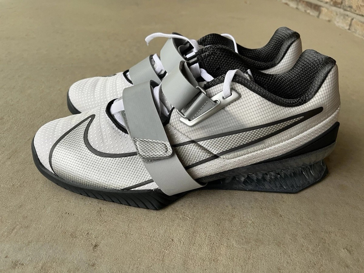 Nike Men's 9.5 Romaleos 4 SE Weightlifting Shoes White/Wolf Nike Men's 9.5 Romaleos 4 SE Weightlifting Shoes White/Wolf