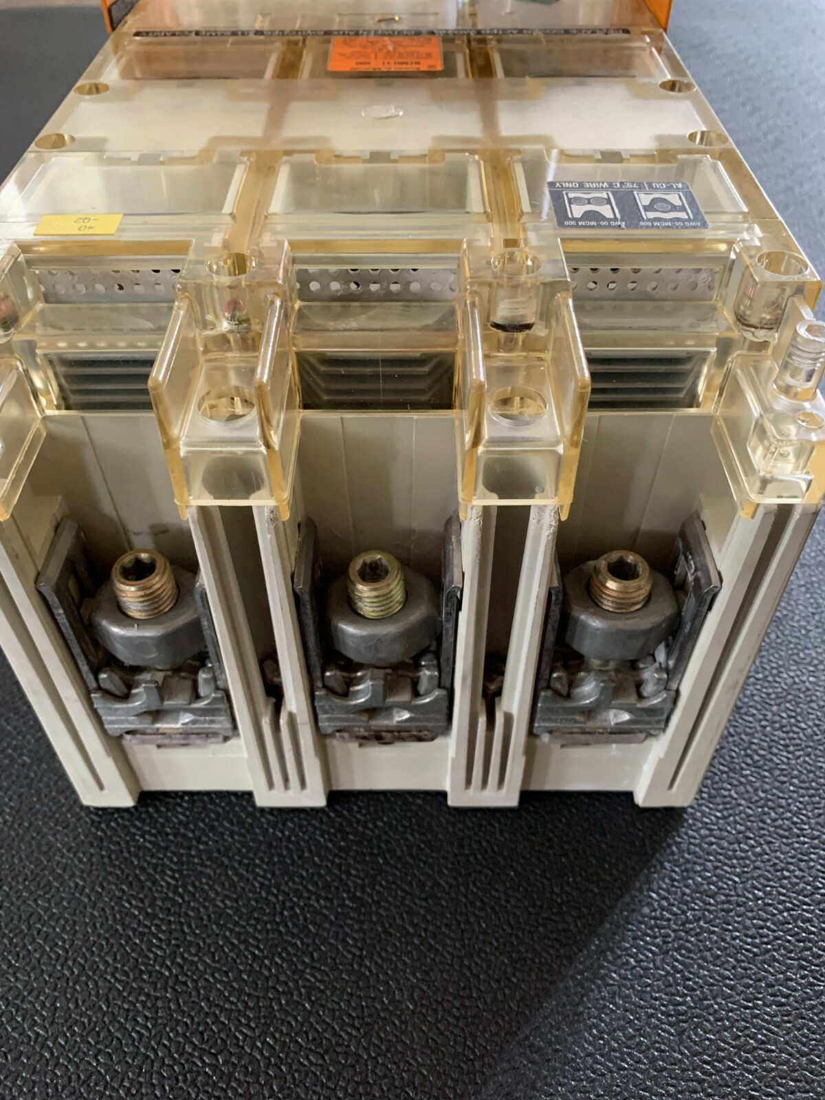 Klockner Moeller Circuit Breaker - 3 Pole 250A 600V - NZMH-9-250 | eBay