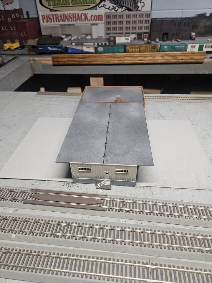 HO Scale Building Walthers Cross Dock Truck Facility Built Painted ...