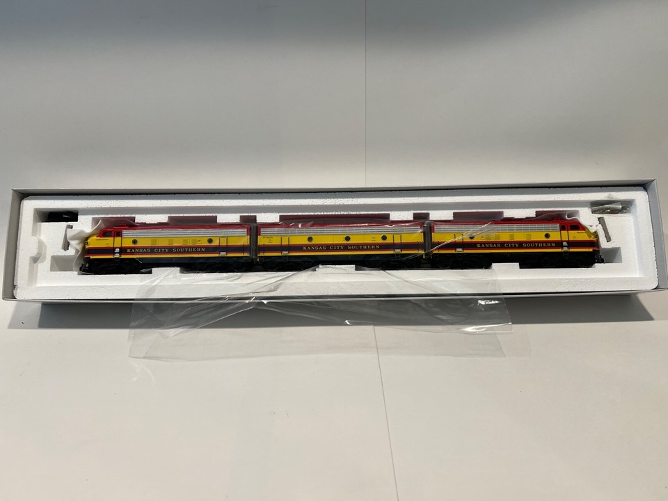 Marklin 37628 Kansas City Southern EMD F7 A-B-A unit Diesel locomotive ...