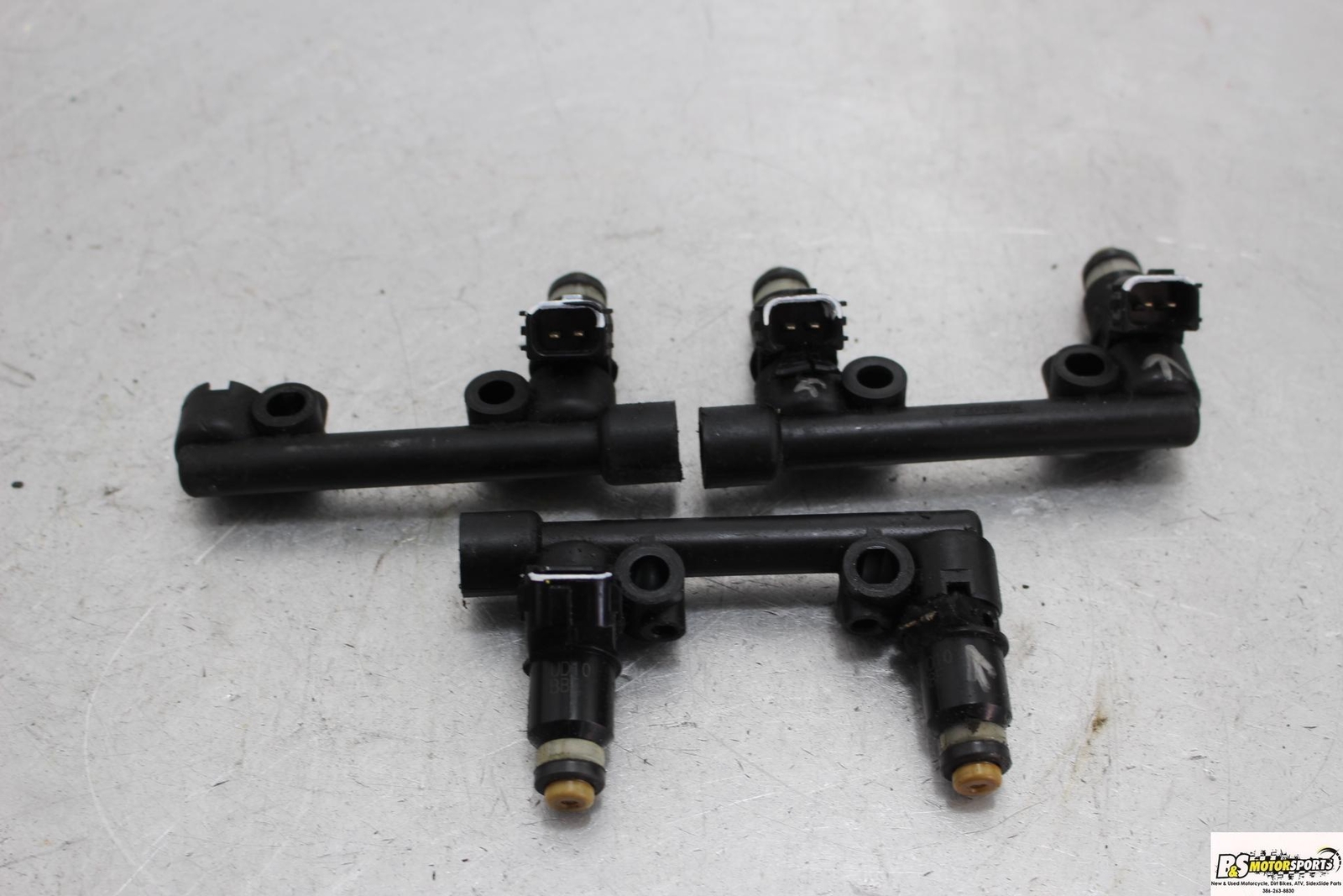 2005-2006 Suzuki Gsxr1000 Gsxr 1000 Fuel Injector Rail Set | OEM