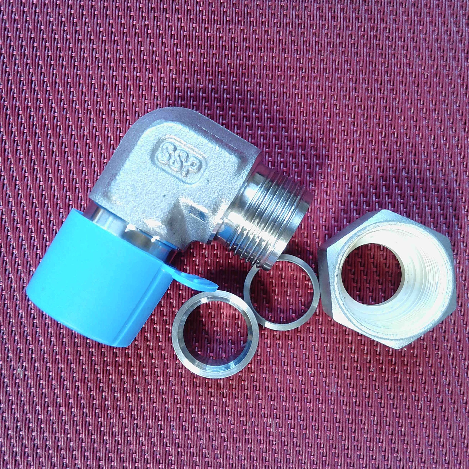 SSP Griplok 1/2 Tube OD x 1/2 NPT Pipe Male Pipe 90°ELBOW Connector ...