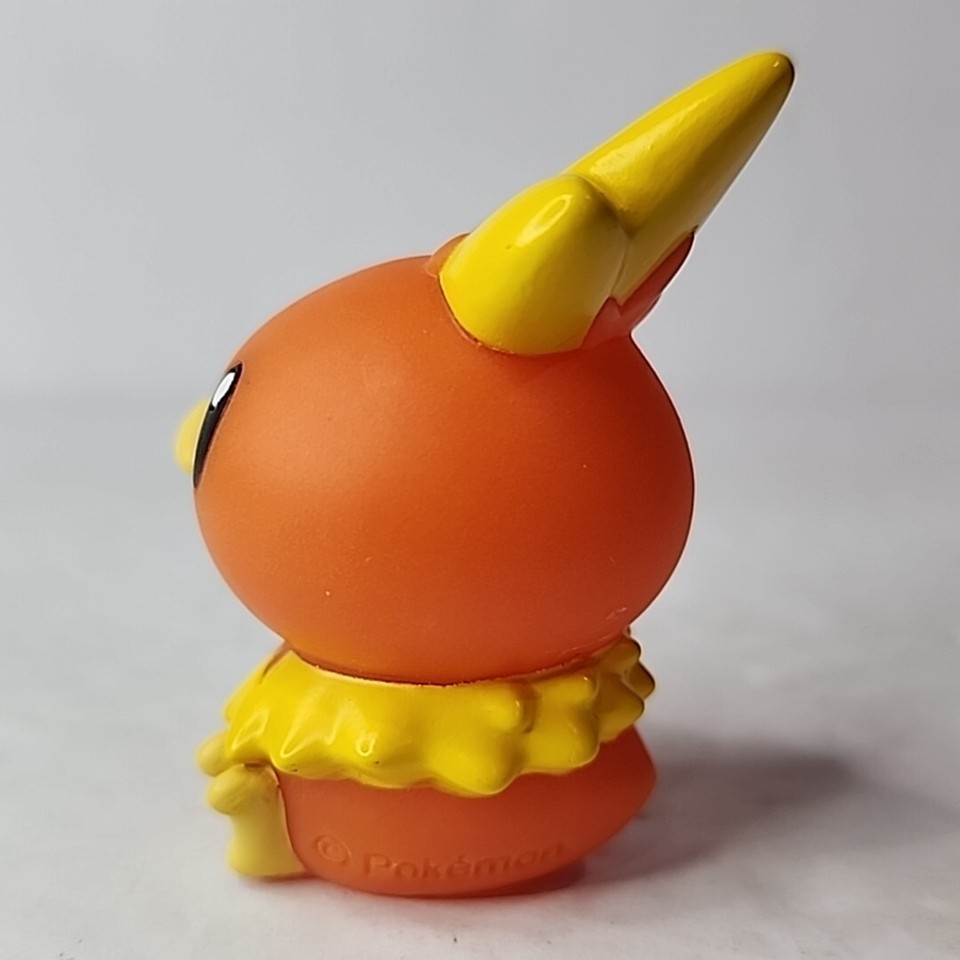 Pokemon Center Yubi Ningyo 2" Torchic Sitting Finger Puppet Figure ...