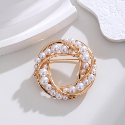 Elegant Alloy Pearl Wreath Brooch Pin Badge For Women Fashion Clothes ...