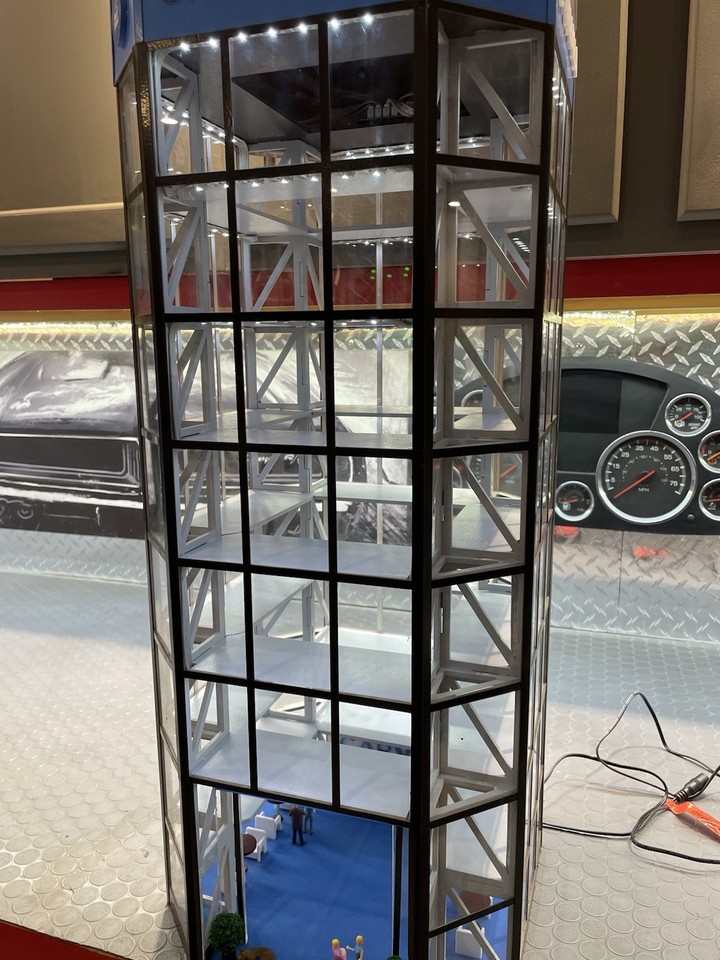 Carvana Showroom With 4.5v Supply Included By Menards O Gauge | eBay