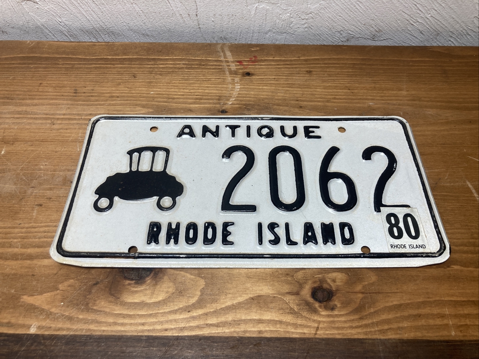 Vintage Rhode Island ANTIQUE VEHICLE License Plate #2062 Funny Little ...