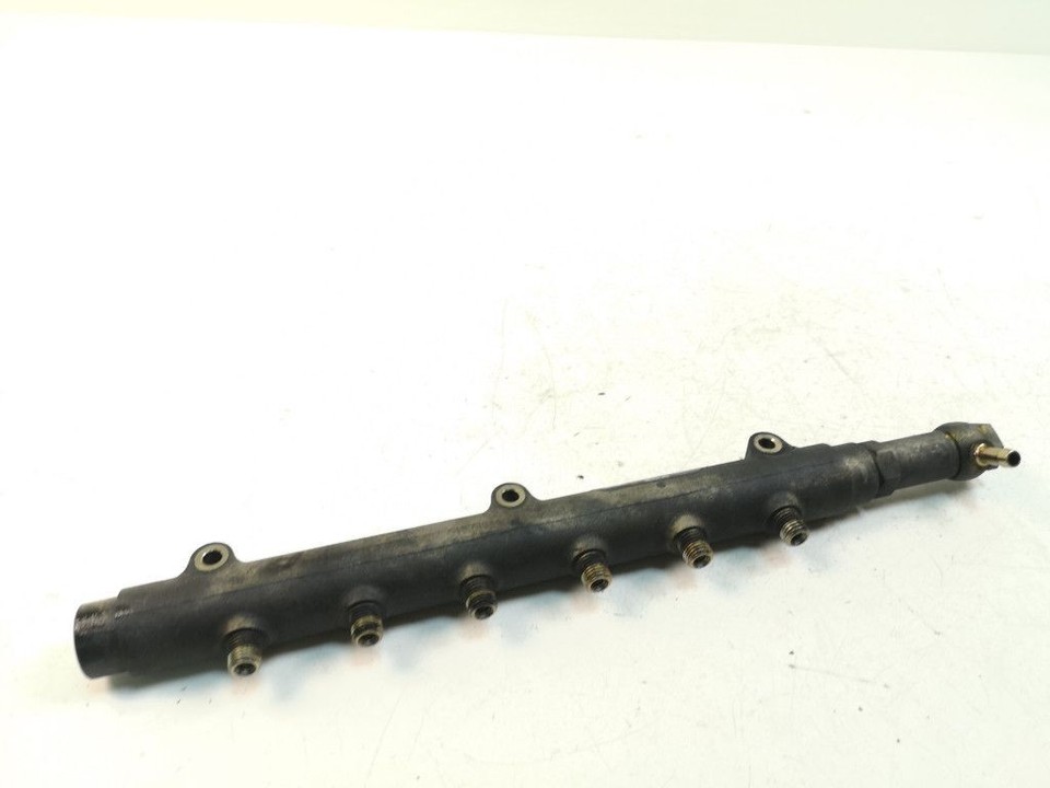 Volvo XC90 2004 Fuel Injector Common Rail Pipe Line 30622085 AMD18599 ...