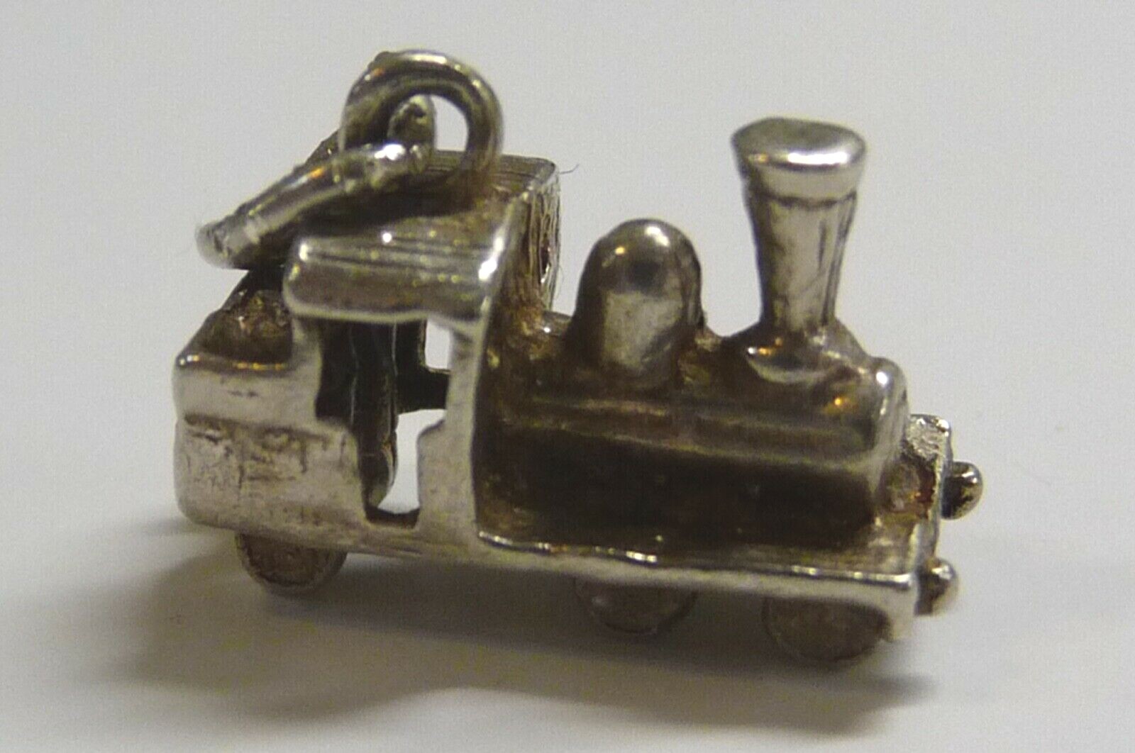 Vintage Sterling Silver Steam Locomotive Charm or Pen… - Gem