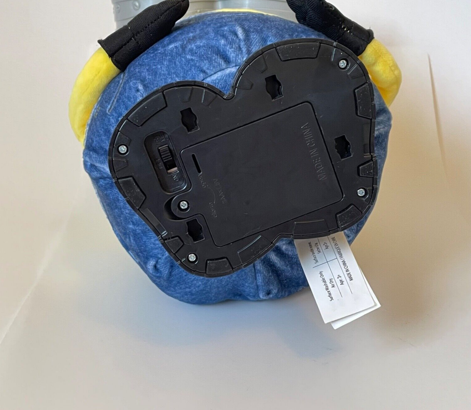 11" RARE Dancing Illumination Minions Rise of Gru BOB Moves Sound ...