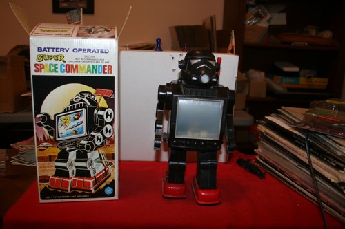 Vintage SUPER SPACE COMMANDER: 11.5" Robot Battery Operated Hong Kong ...