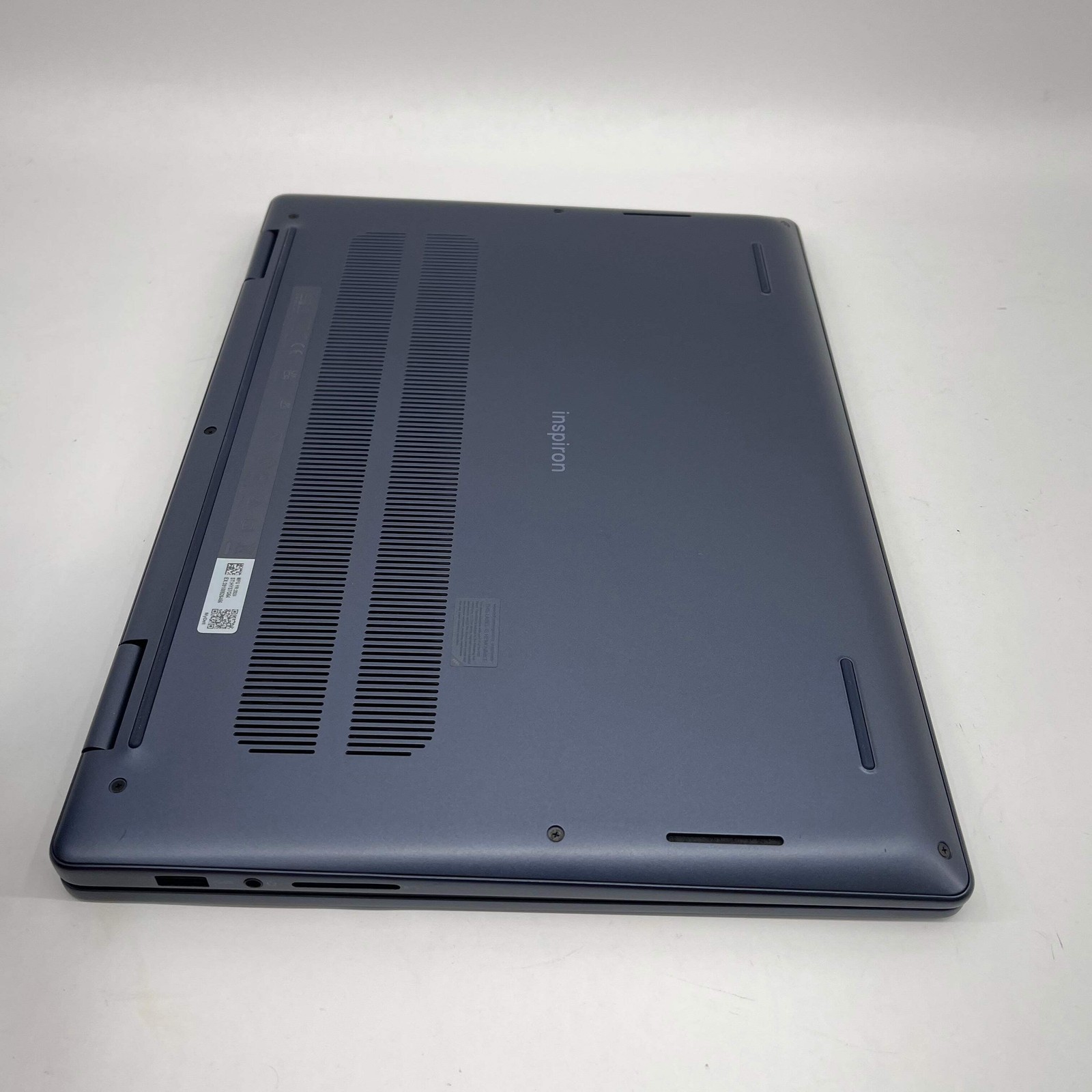 Dell Inspiron 14 7445 2-in-1 P186G 14" Ryzen 7 8840HS 3.3GHz 16GB RAM ...