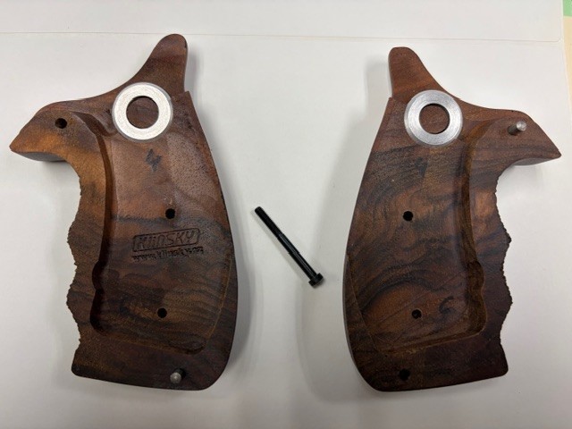 S&W N FRAMES ANATOMICAL GRIPS ROUND BUTT w/ grip screw for round grip ...