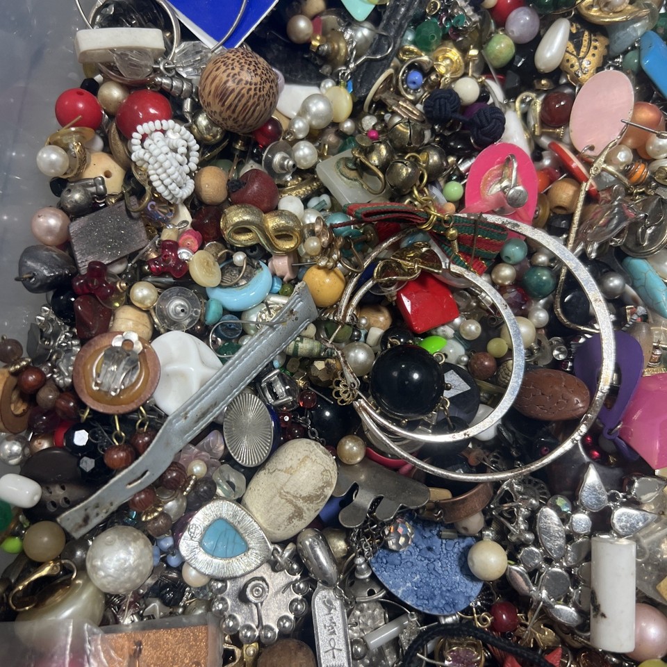 C ONE POUND Lot Random Clip Earrings Singles Junk Jewelry Arts Crafts ...