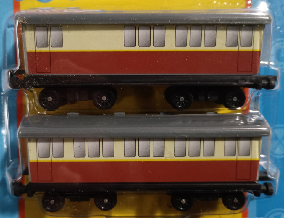 NEW ERTL Thomas the Tank Engine & Friends Express Coaches train cars ...