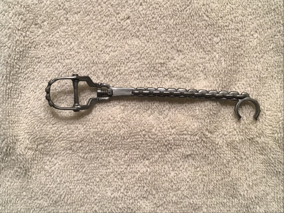 The Lost World Jurassic Park Velociraptor Cyclops Raptor Restraint Gear ...