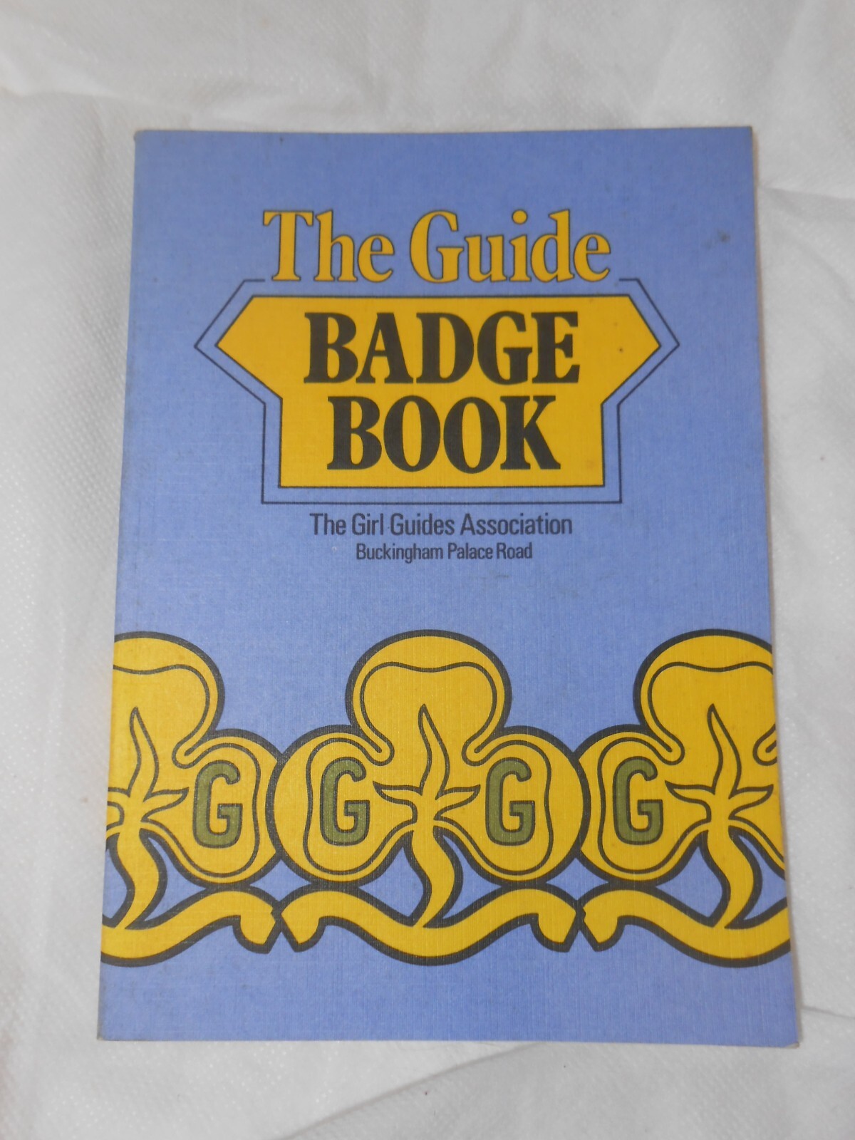 Rare Vintage The Guide BADGE BOOK Girl Guides Association 1987 | eBay