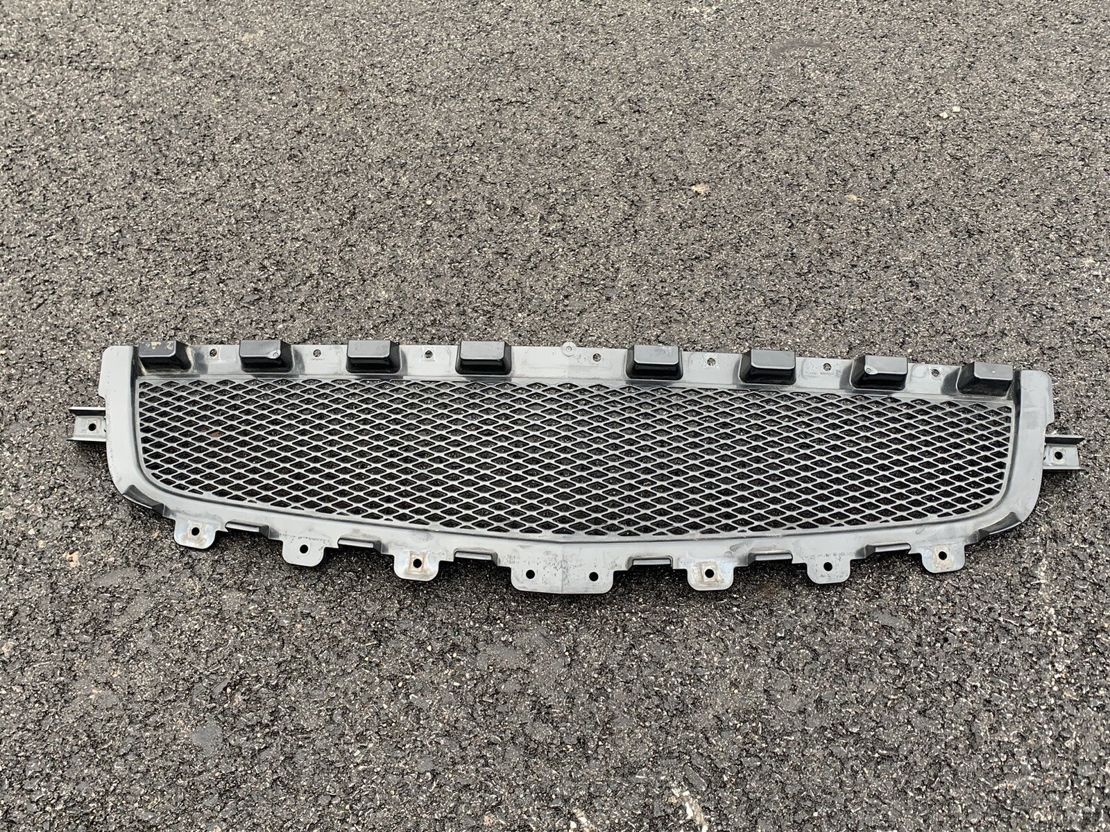 OEM 2008-2012 Chevrolet Malibu Front Center Black Grille Insert ...