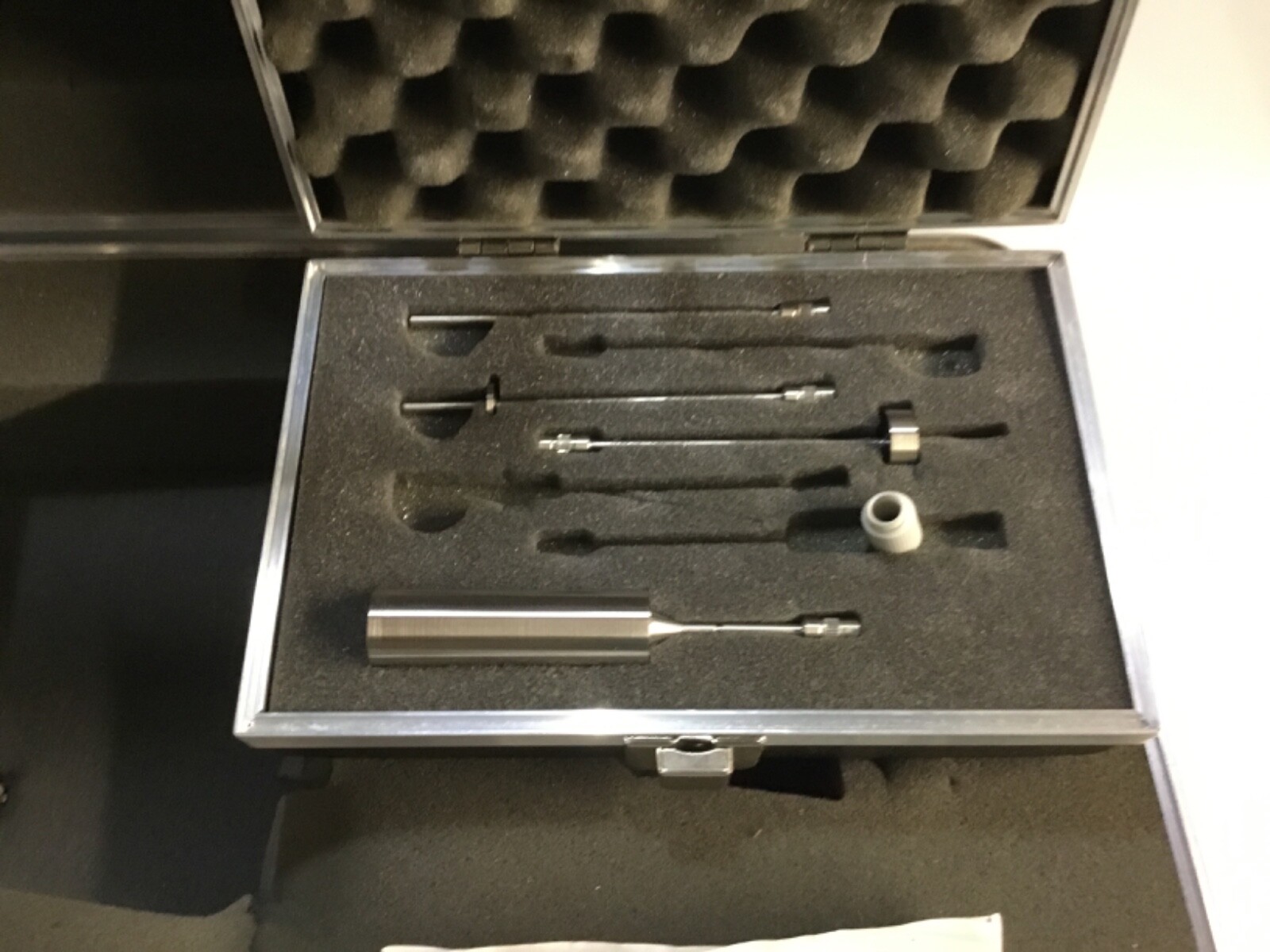 BROOKFIELD DV-III ULTRA PROGRAMMABLE RHEOMETER WITH CASE AND EXTRA ...