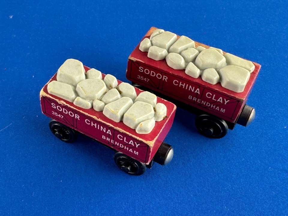 RED CHINA CLAY CARS (Pair) Thomas Wooden Railway 1997, 2000 | eBay