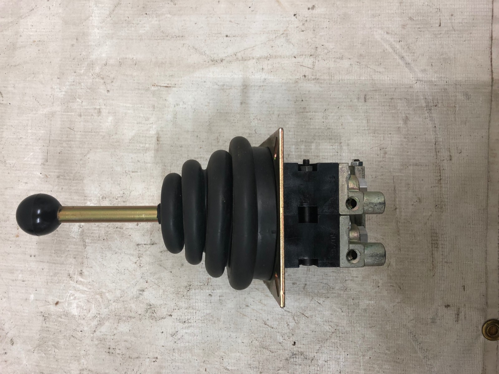 Flo Draulic Hydraulic Pneumatic Single Lever control Prod # 031-6529 | eBay