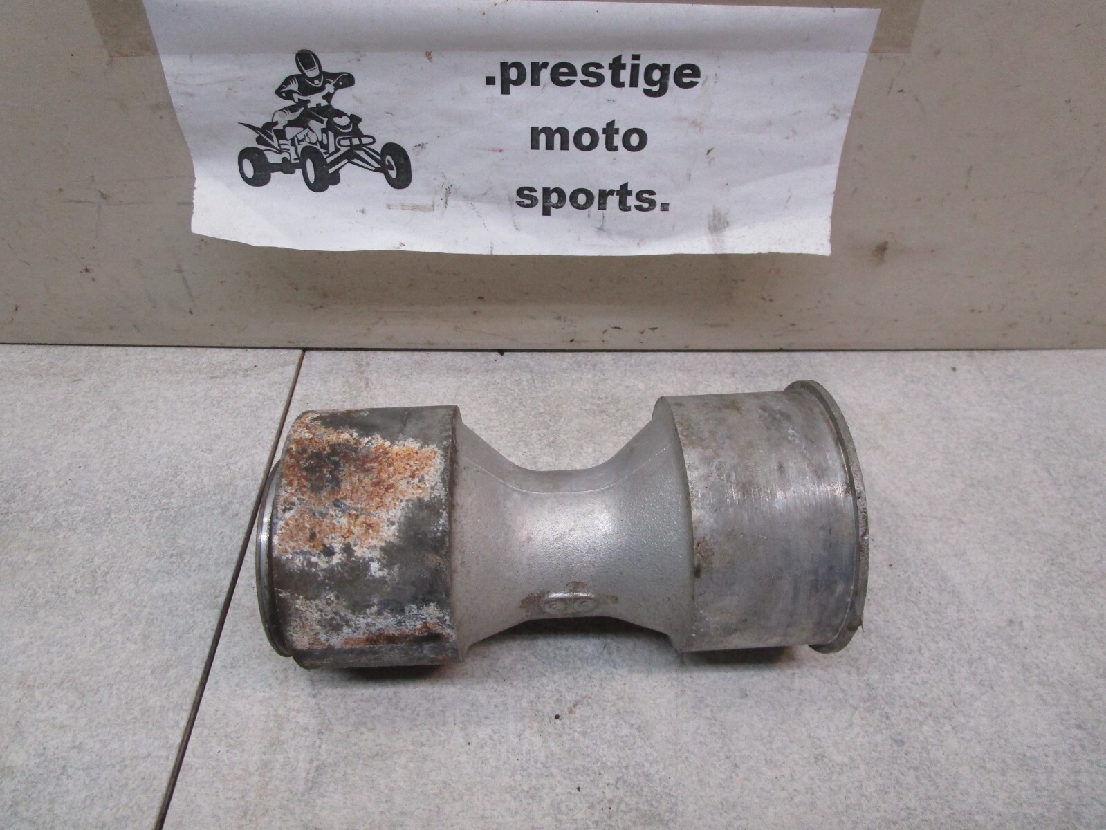 REAR AXLE BEARING CARRIER ! 08-13 yamaha raptor 250 250R back swing arm ...