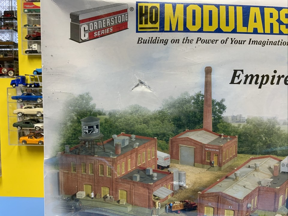EMPIRE LEATHER TANNING WORKS - HO Scale - HUGE KIT WALTHERS 933-3798 ...