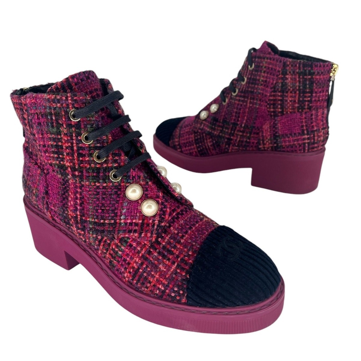 Chanel 2020 Interlocking CC Cap Toe Logo Tweed Fuchsi… - Gem