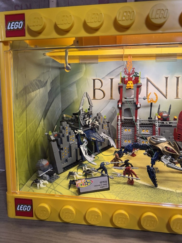 2004 LEGO Bionicles Toys ‘R’ Us Display Set - VERY RARE 25% to Charity ...