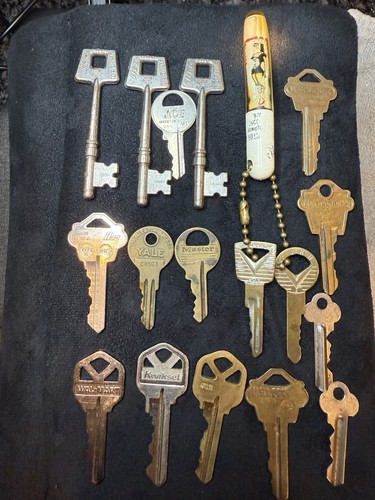 Vintage Liquid Filled Pinup Girl Key Chain & Assorted skeleton & old ...