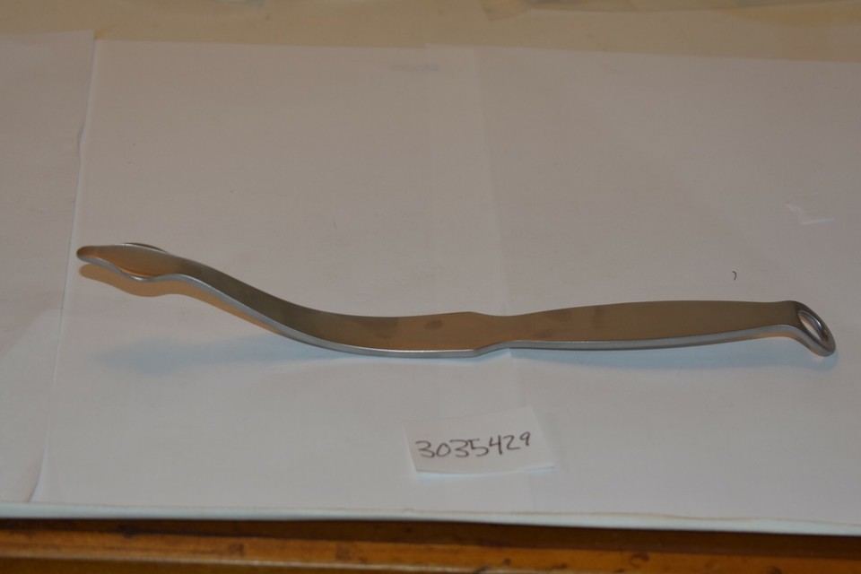 WM 3035429 Chandler Orthopedic Retractor L/9.875"Blade Wide 3/4" | eBay