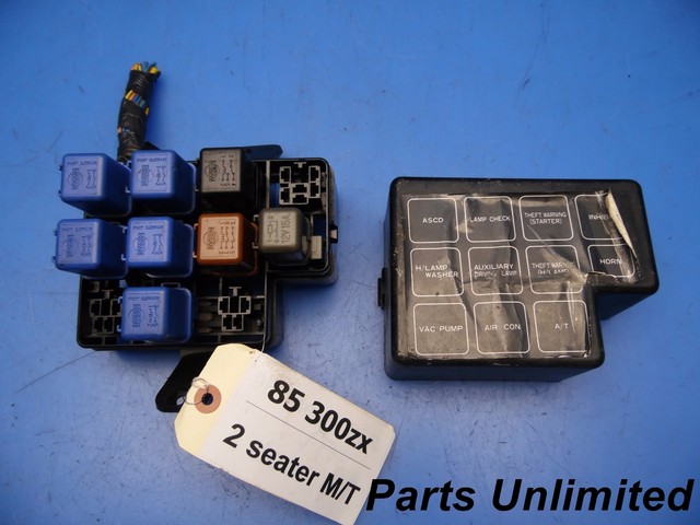 84-86 Nissan 300zx Z31 OEM under hood fuse box w/ fuses & relays NA | eBay