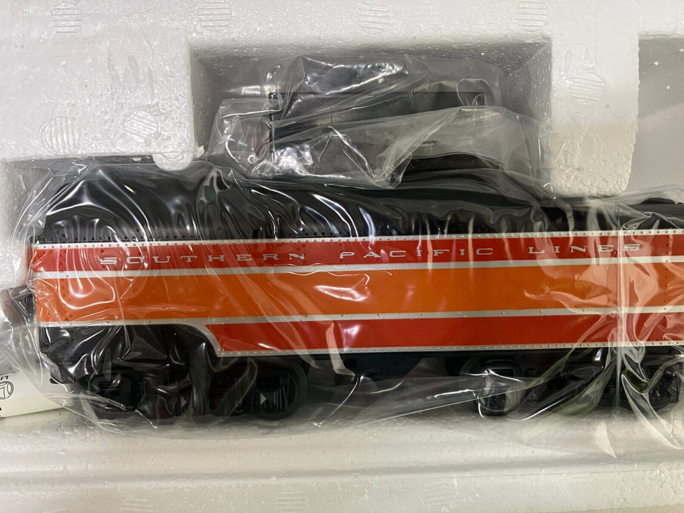 Lionel Southern Pacific GS2 Daylight 4-8-4 Locomotive and Tender 6 ...