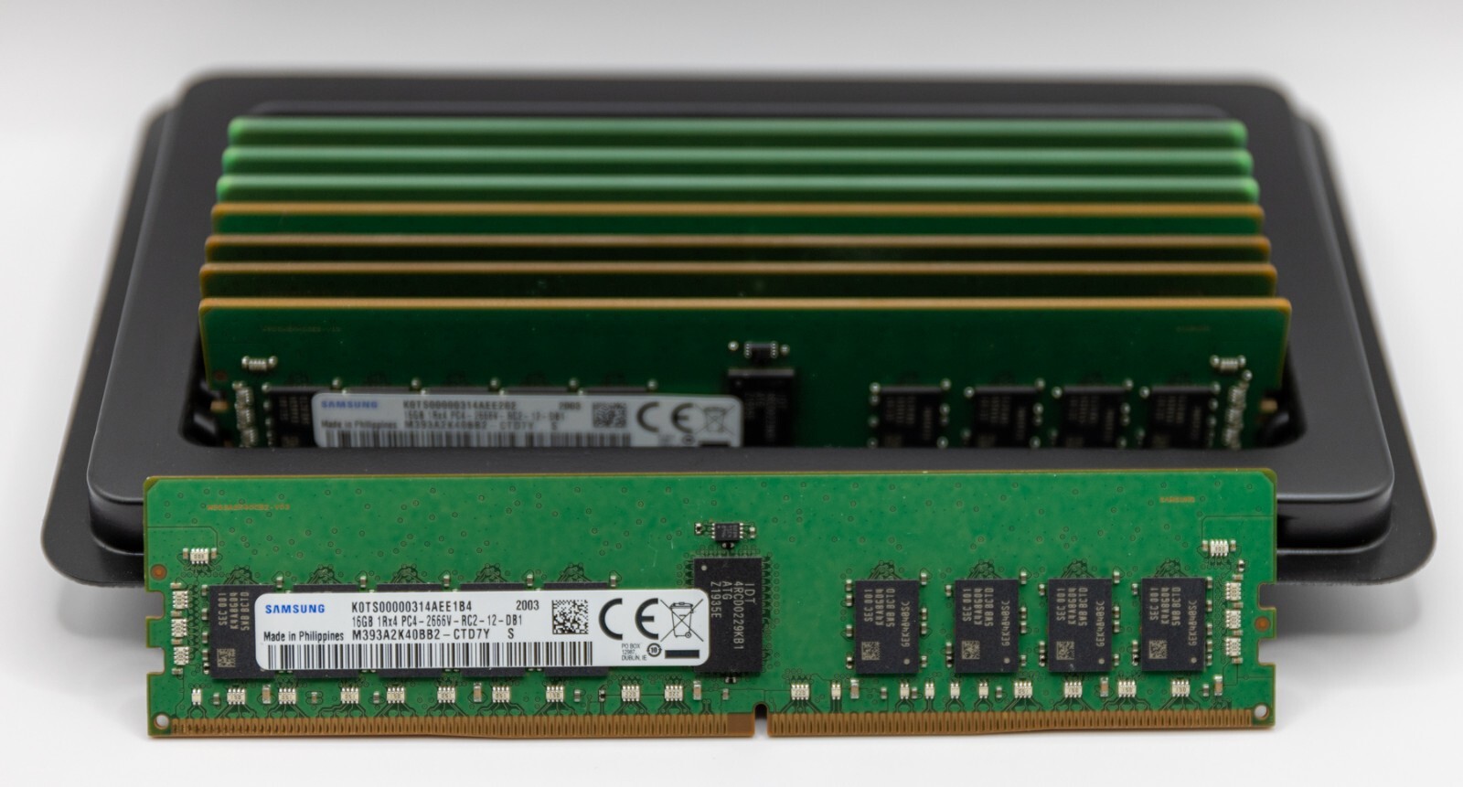 128GB Kit ECC Server RAM - 8x16GB DDR4-2666 Server Memory (M393A2K40BB2 ...