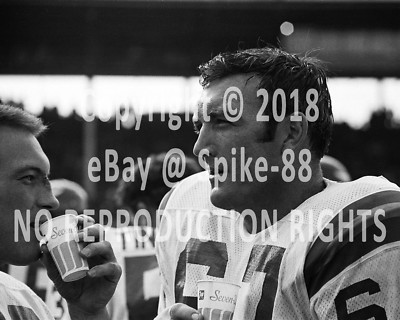 GRADY ALDERMAN & BILL BROWN MINNESOTA VIKINGS SIDELINES 1970 WRIGLEY ...