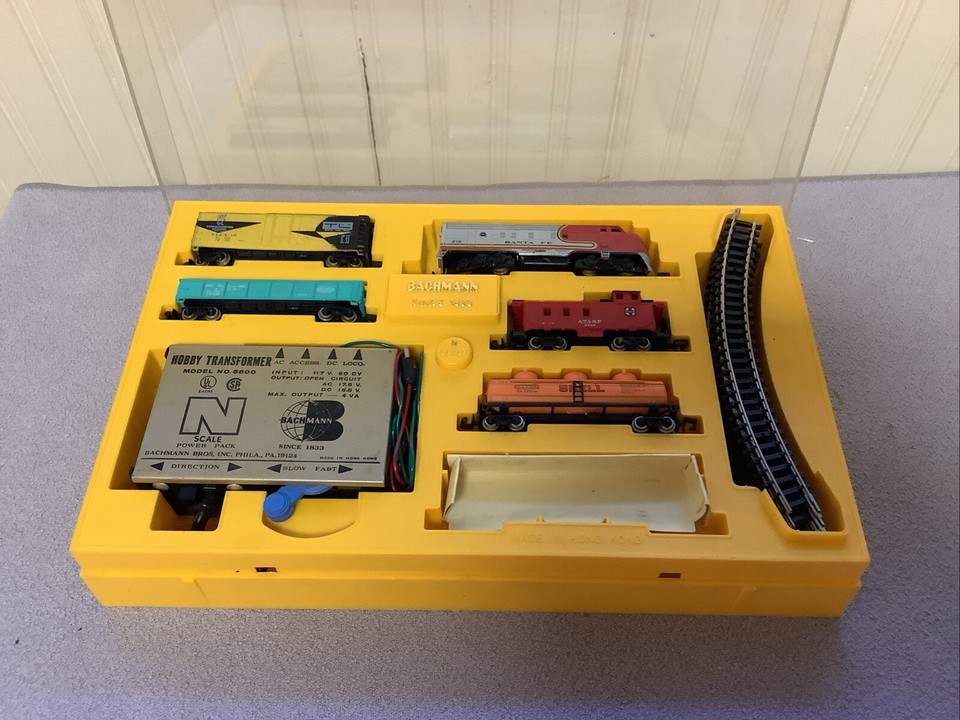 VTG N Scale Bachmann 4306 F-9 Diesel Santa Fe 4 Car Train Set Complete ...