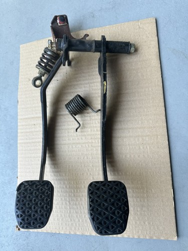 BMW E34 525 535 540 M5 Manual Transmission Pedals LHD E31 840 850 E32 ...