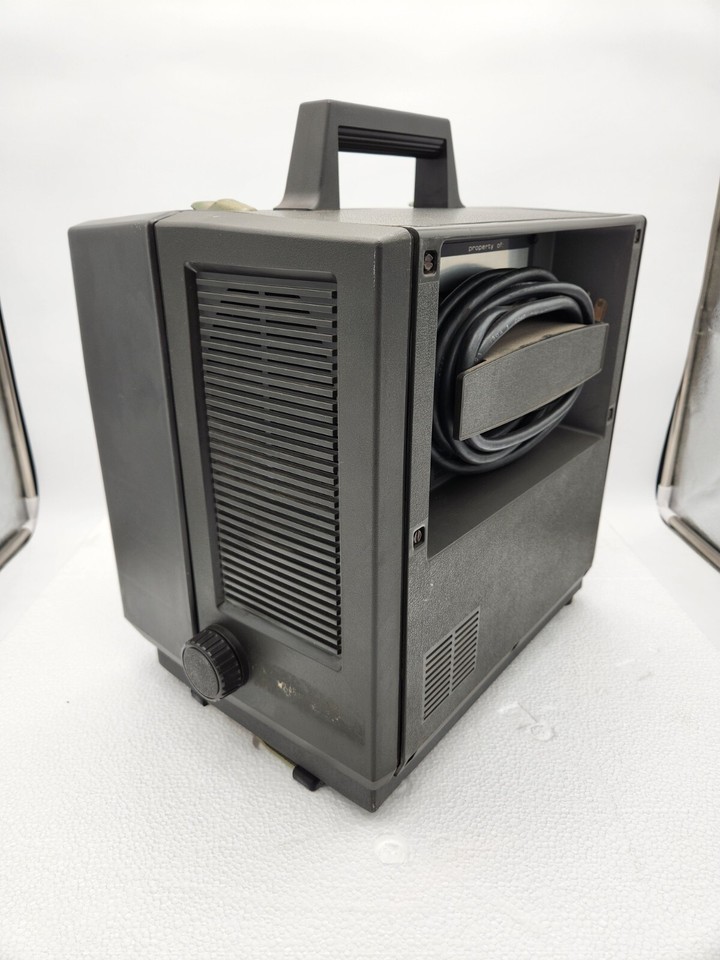 Vintage Bell and Howell 16mm FilmOSound Movie Projector 2585 | eBay