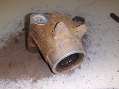 02 POLARIS 700 SPORTSMAN 4X4 ATV REAR KNUCKLE #2 U715 | eBay