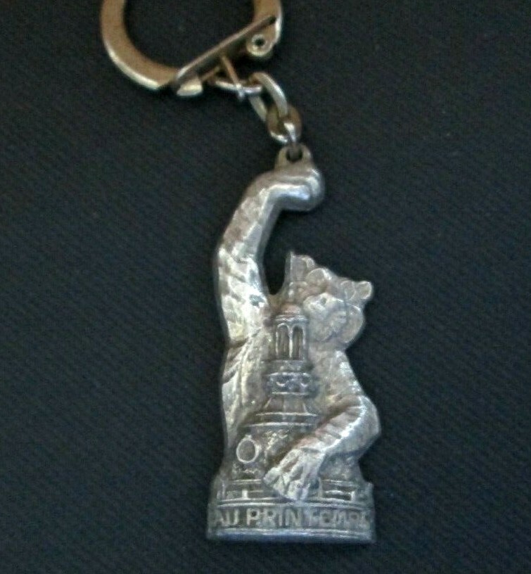 PORTE CLE ESSO TIGRE PRINTEMPS PARIS - vespa ring key chain vintage ...