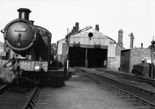 PHOTO LOCO SHED ABERCYNON GWR VIEW OF THE SHED WITH 386 PROMINENT ON 6 ...