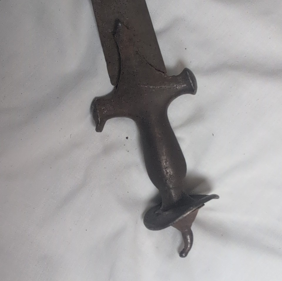 Antique Indian Talwar Curved Single-Edged Metal Sword Ornate Guard ...