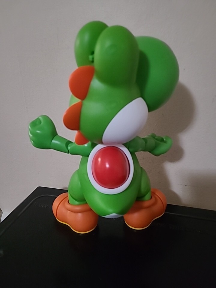SUPER MARIO Let's Go, Yoshi! 12-Inch-Tall Interactive Action Figure ...